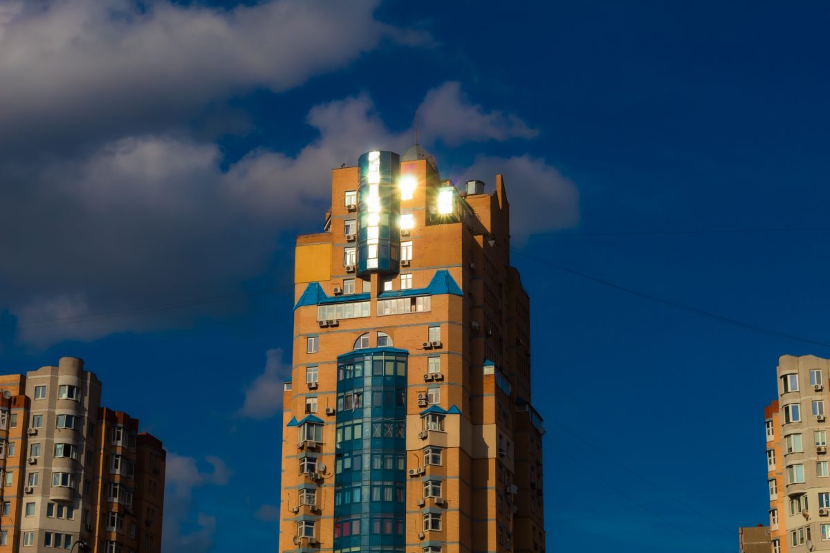 Building (with Sick Light Reflections) – Life Is Strange Fans